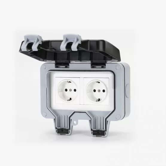 INF Utomhus vägguttag med lock IP66 - med dubbla eluttag