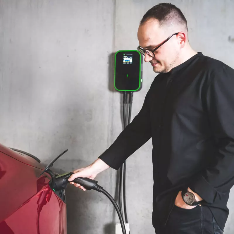 LaddBox Elbil med Kabel EV14 Typ2 6.5m 22kW 32A LCD Svart IP66